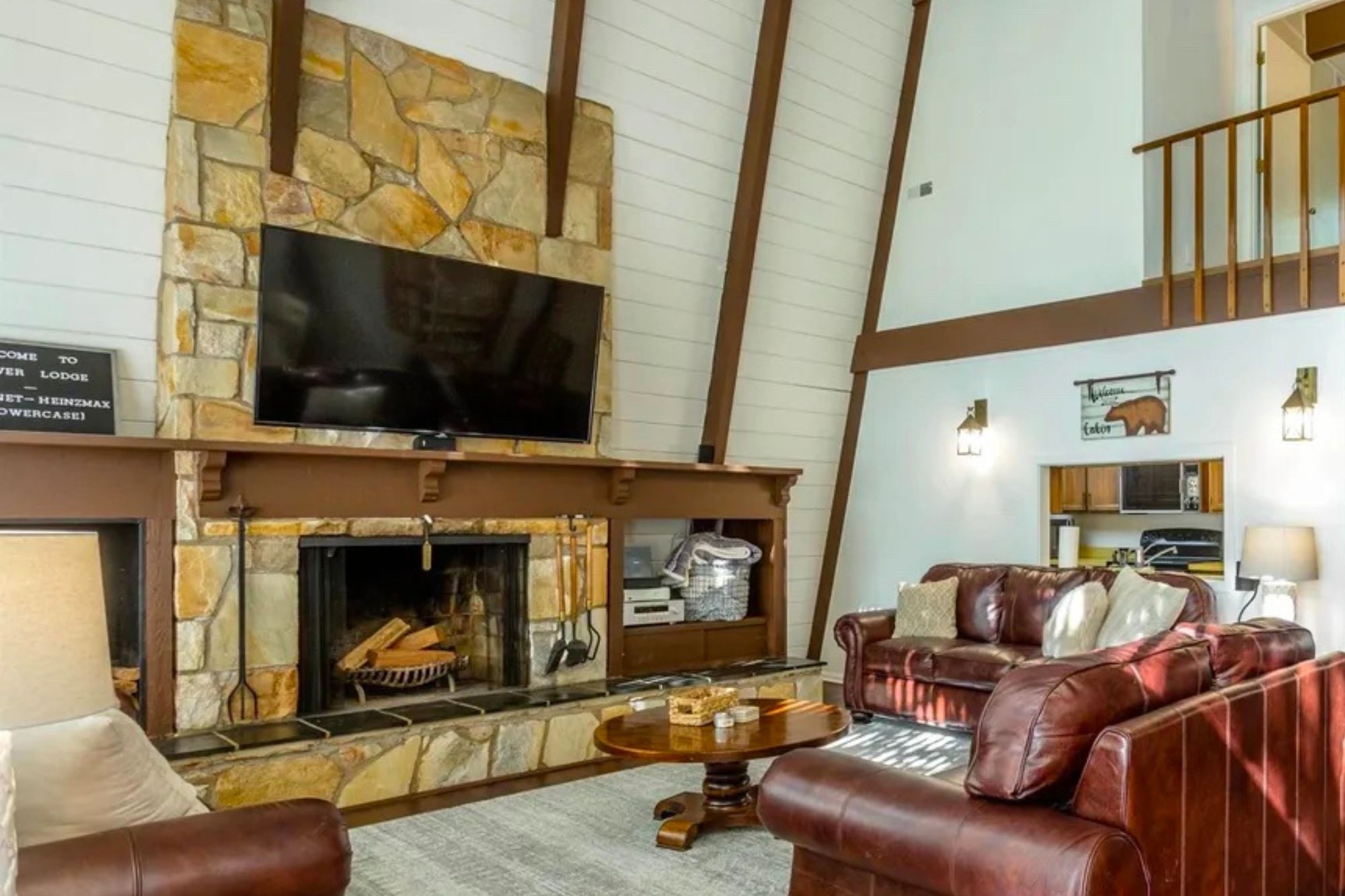 Case Study: Chateau Jolene - New School Hosting